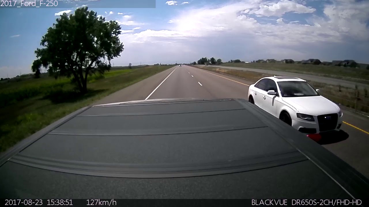 Audi dancing with a Pylon - YouTube