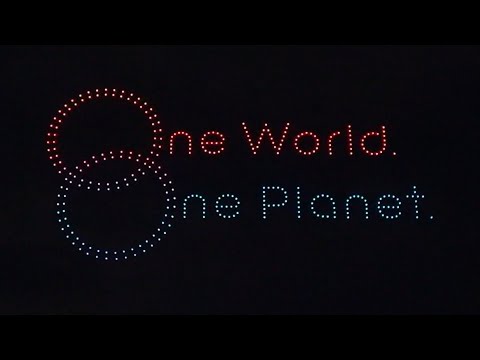 2025.07.18 大阪・関西万博ドローンショー「One World, One Planet.」 - YouTube