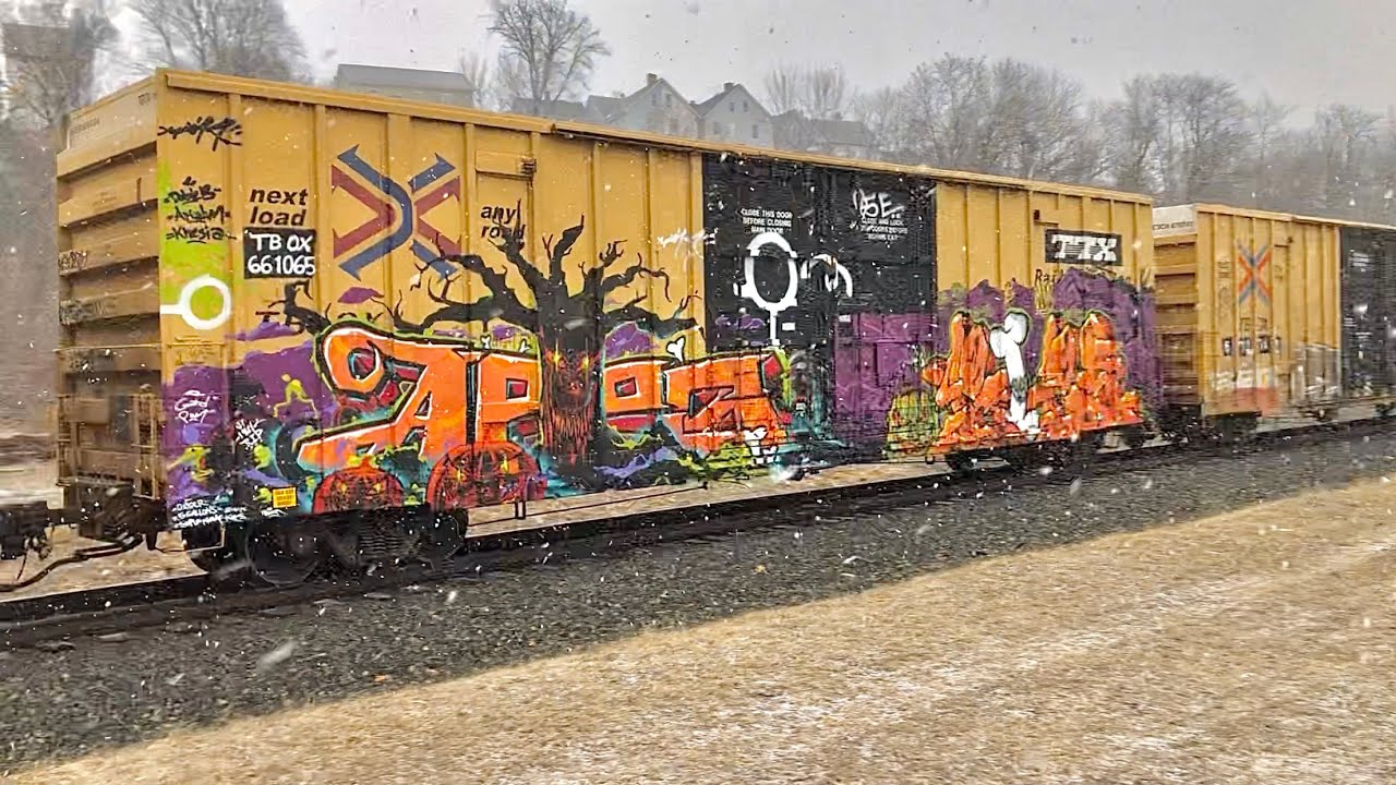 Dash 9 Leads with Halloween Graffiti on Boxcar of Late NS K76 in ...