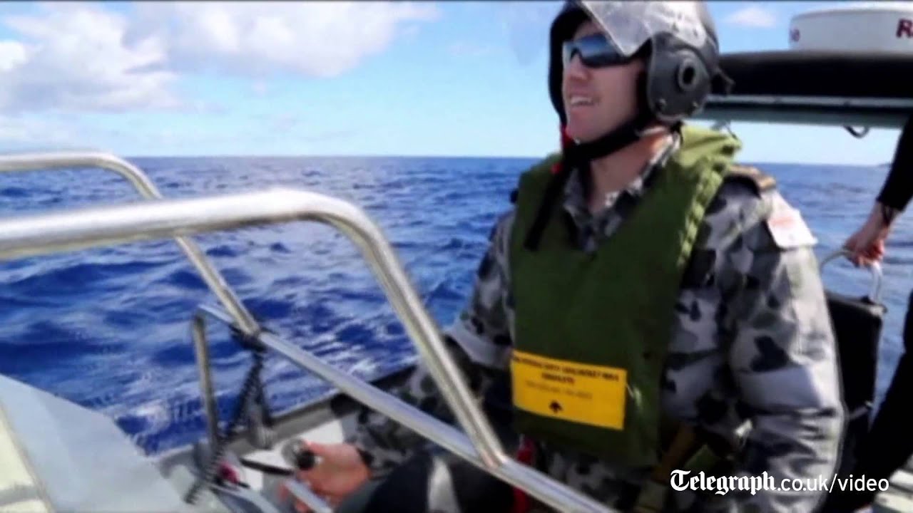 Bluefin 21: the robot sub hunting for MH370 - YouTube
