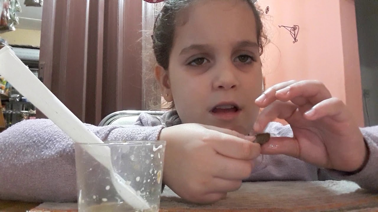 JUGANDO CON LARA - YouTube