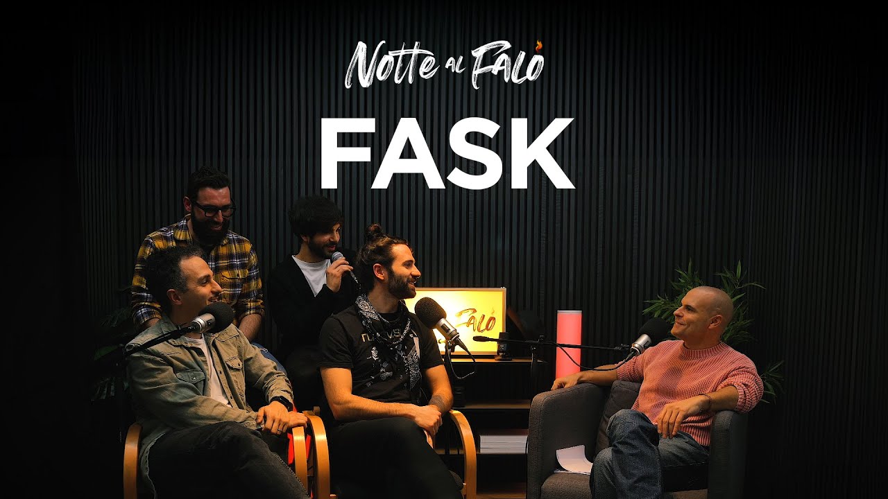11. Notte al Falò con i Fast Animals and Slow Kids - YouTube
