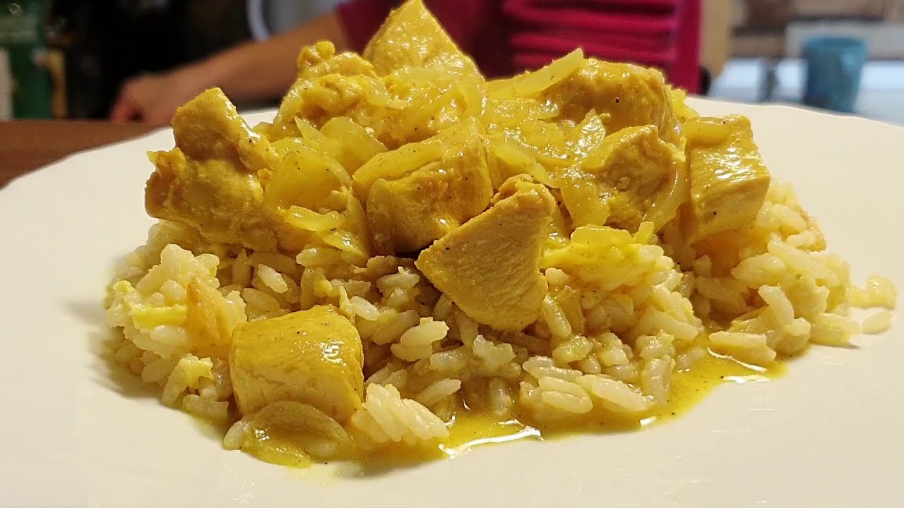 Pui cu lapte de cocos si curry cu orez prajit in ou - YouTube