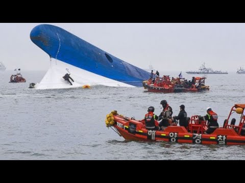 Rescuing Abandoned Ship Crew - YouTube