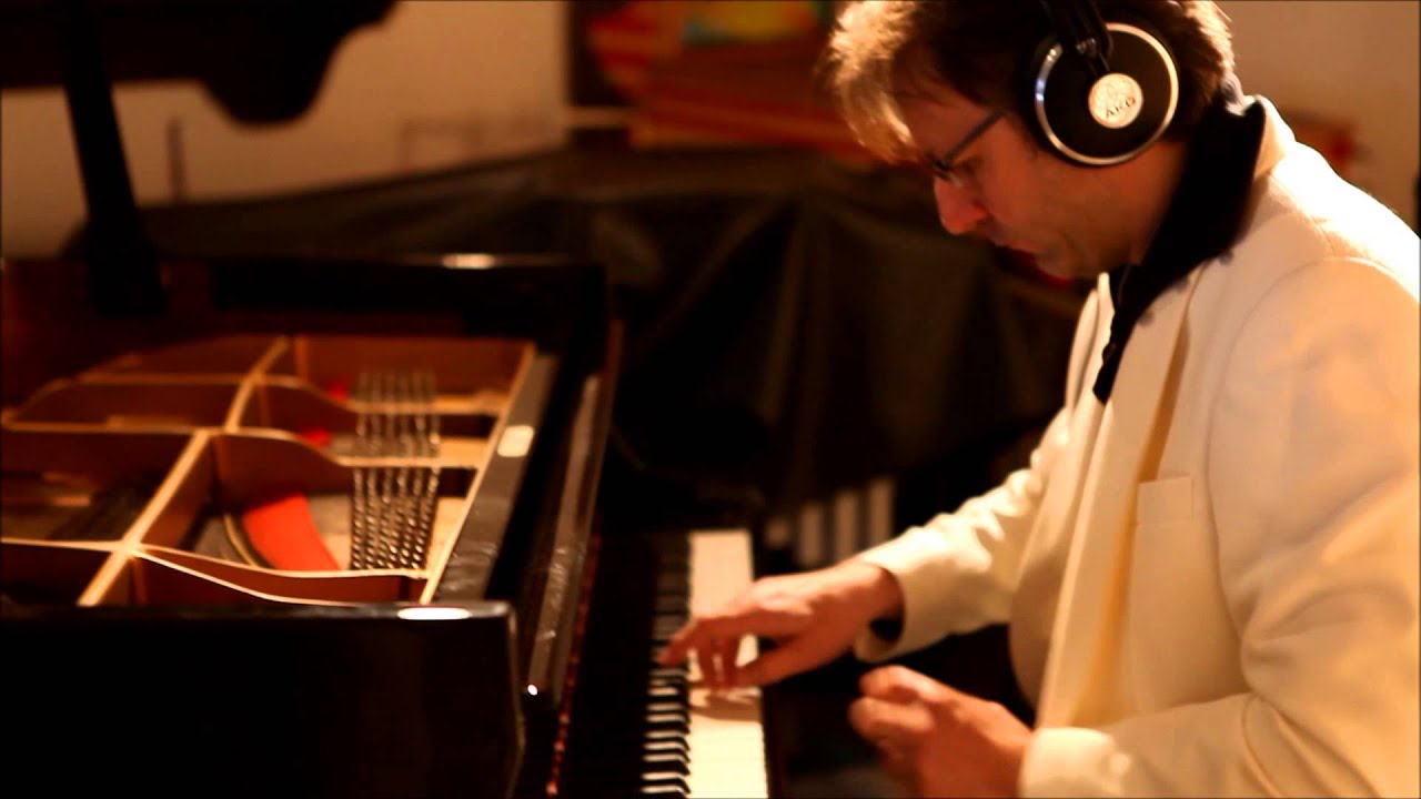 Ears Wide Shut - Floyd in Pink - YouTube