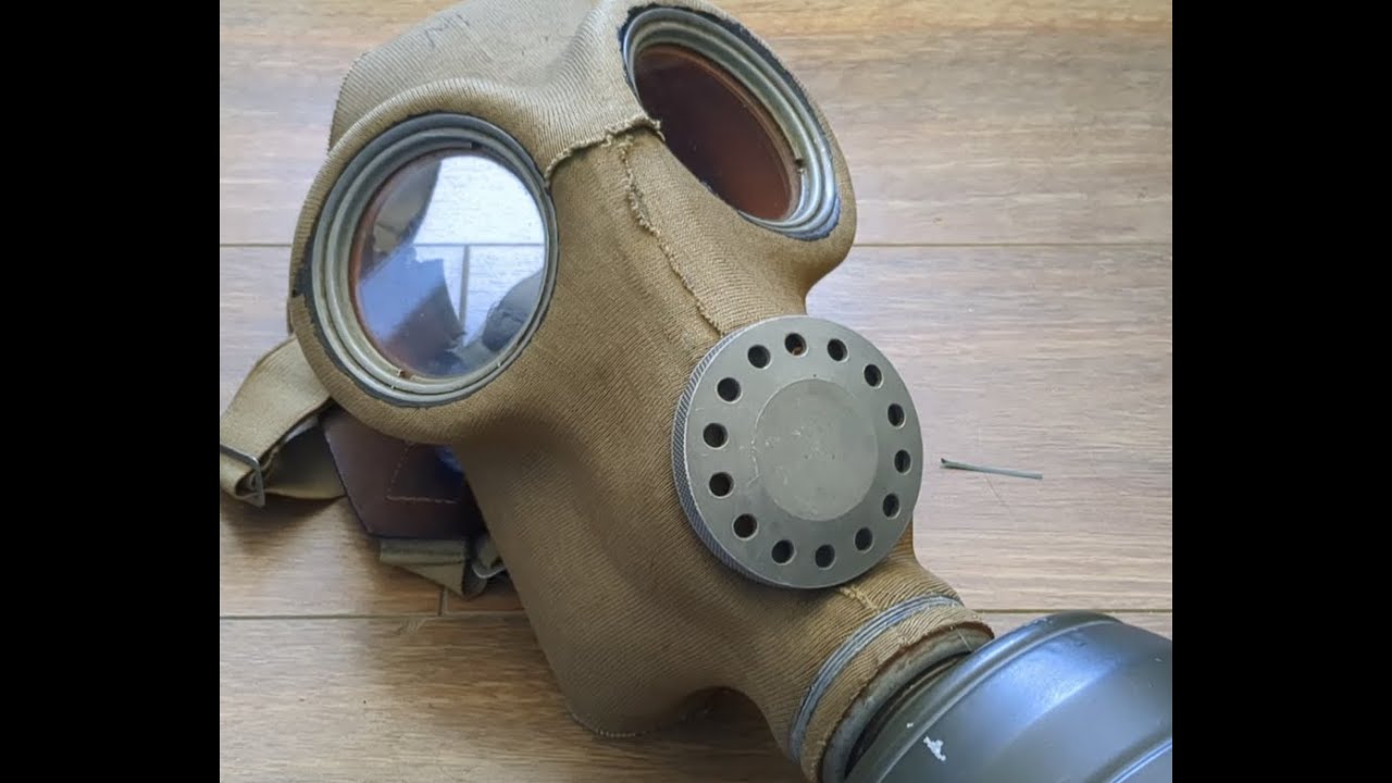 Estonian E.III gas mask - YouTube