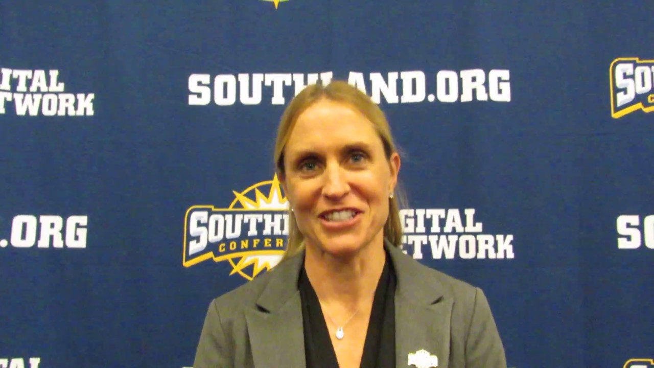 Christy Smith, UIW CARDINALS WBB Coach, 2018 SOUTHLAND CONFERENCE ...