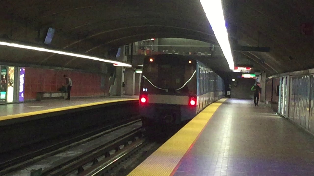 MONTREAL MR-73 METRO DEADHEADING TROUGH L'ASSOMPTION STATION - YouTube