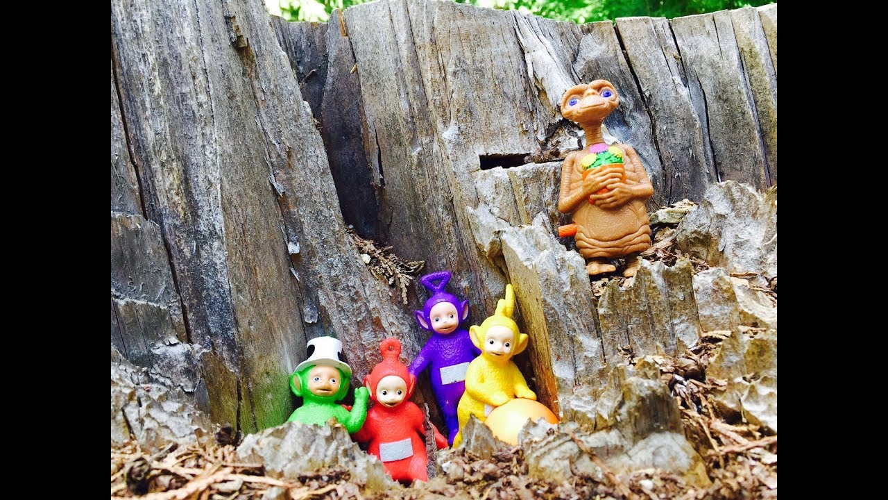 CAMPING Outdoors with TELETUBBIES Toys and E.T. Wind-Up Toy! - YouTube