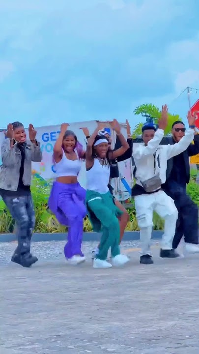 Lisa Quama Links With Nigerias Viral Dancers ππ³π¬ Tag Who You See Youtube