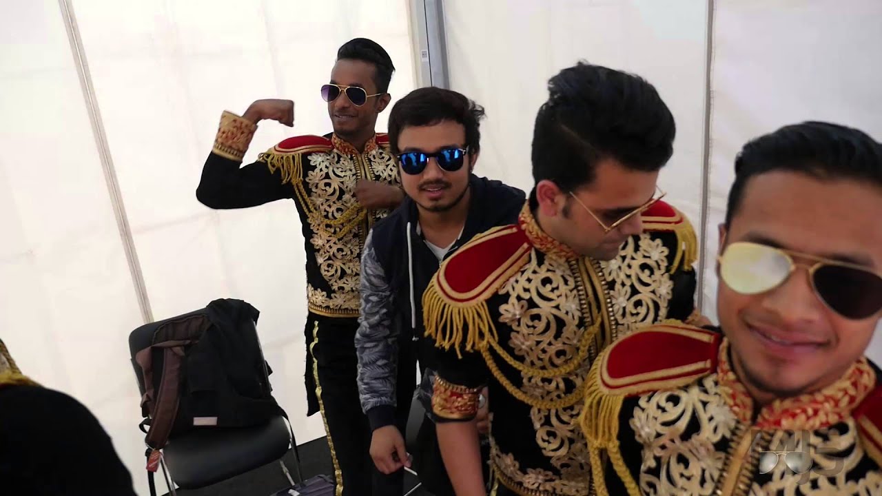 MJ5 Dance Group Performing for Comic Con New Delhi India 2015 - YouTube