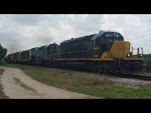 (Sweet Lashup!) WAMX 4146 Leads Train 111 Into Burnet Texas! - YouTube