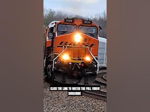 BNSF H3 DASH 9 LEADS A WESTBOUND TRAIN OF AUTORACKS AROUND THE CURVE! #shorts #train #railway ...