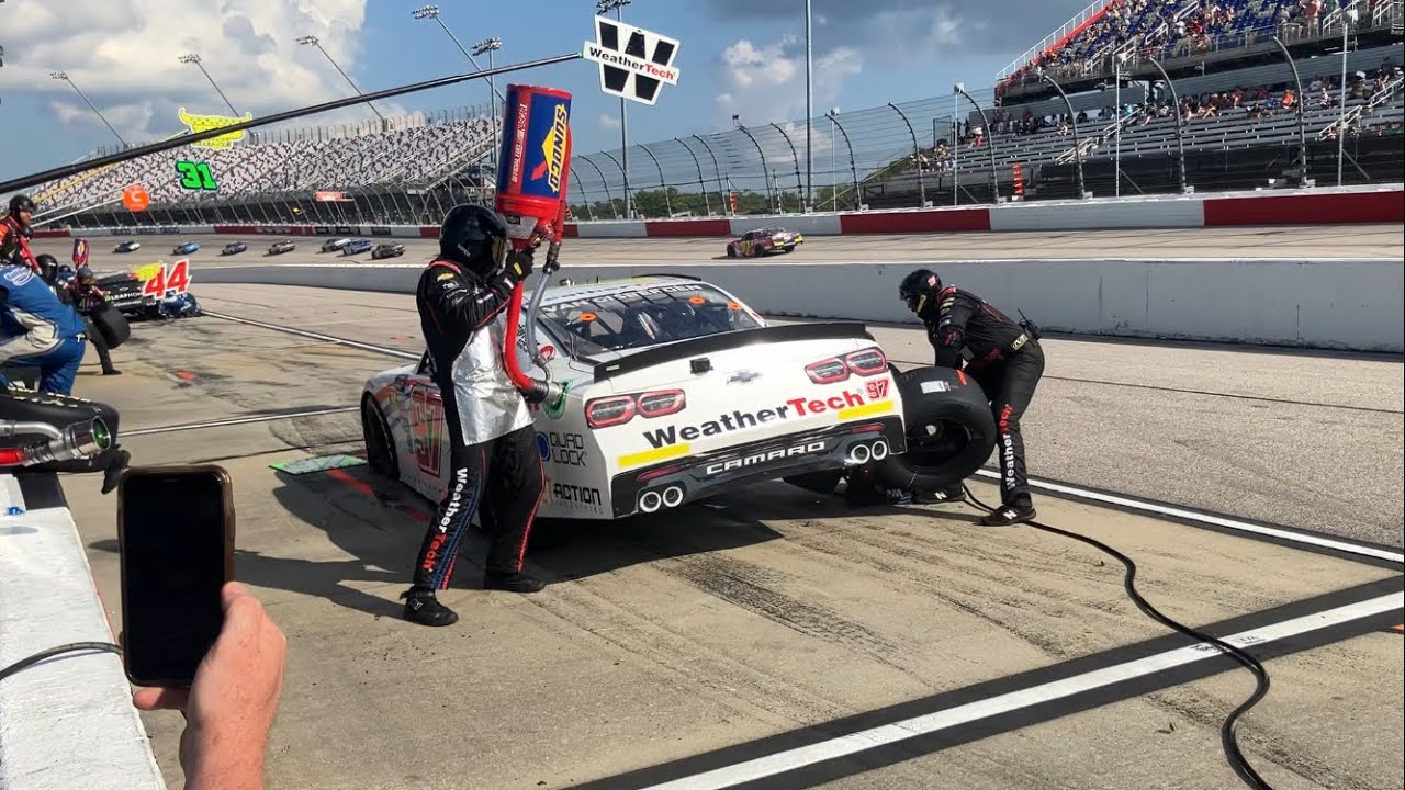 Shane van Gisbergen pit stop in NASCAR Xfinity Series race at ...