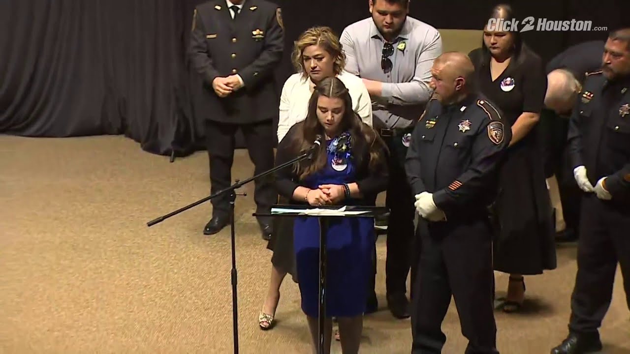 Daughter of Darren Almendarez speaks during funeral - YouTube