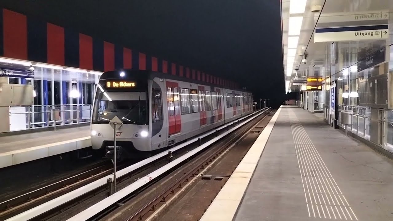 RET metro SG3 hanteert op station Hoogvliet in Rotterdam - YouTube