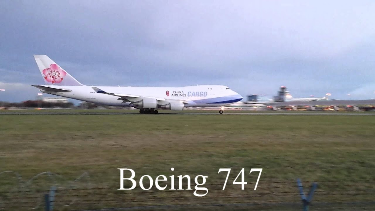 Boeing 737 vs Boeing 747 - YouTube