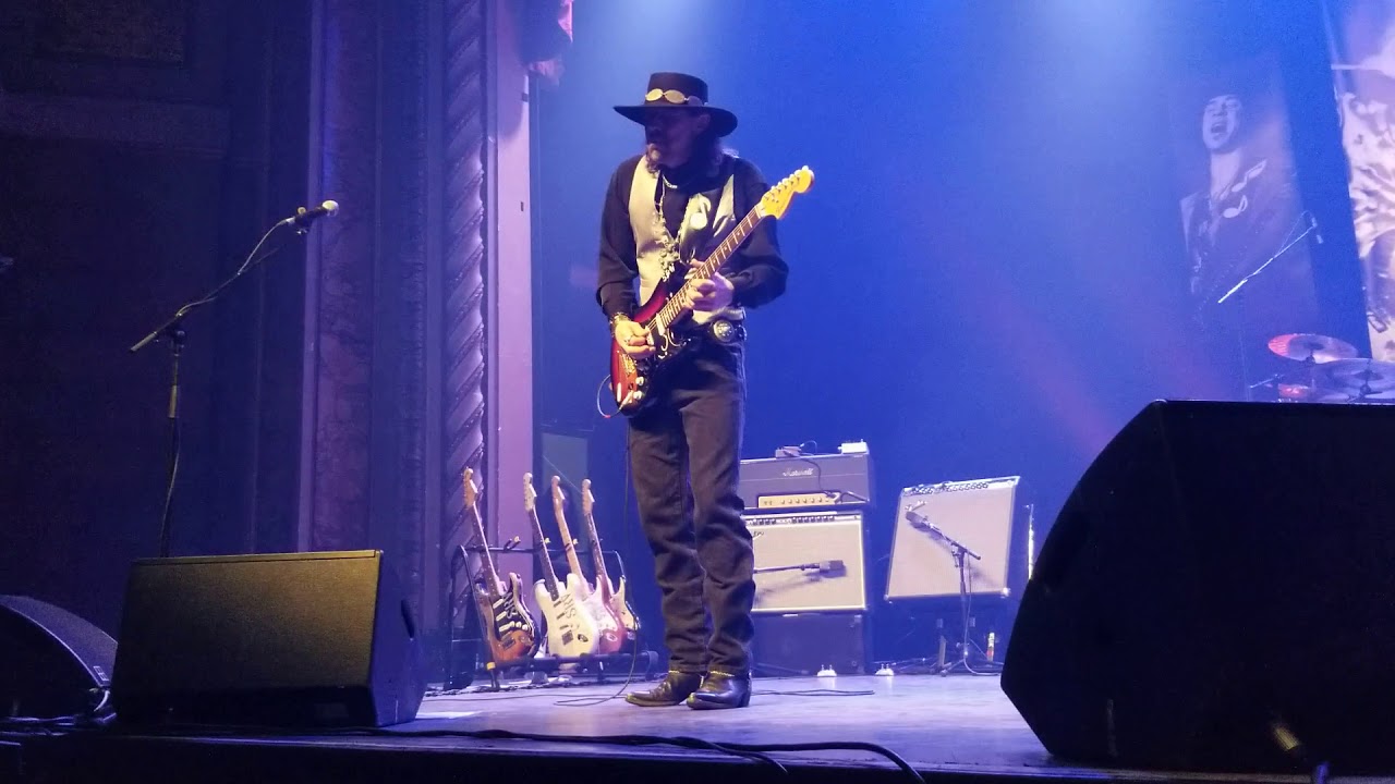 SRV Tribute Blues Band - Théâtre Granada - Sherbrooke - Cold Shot - YouTube