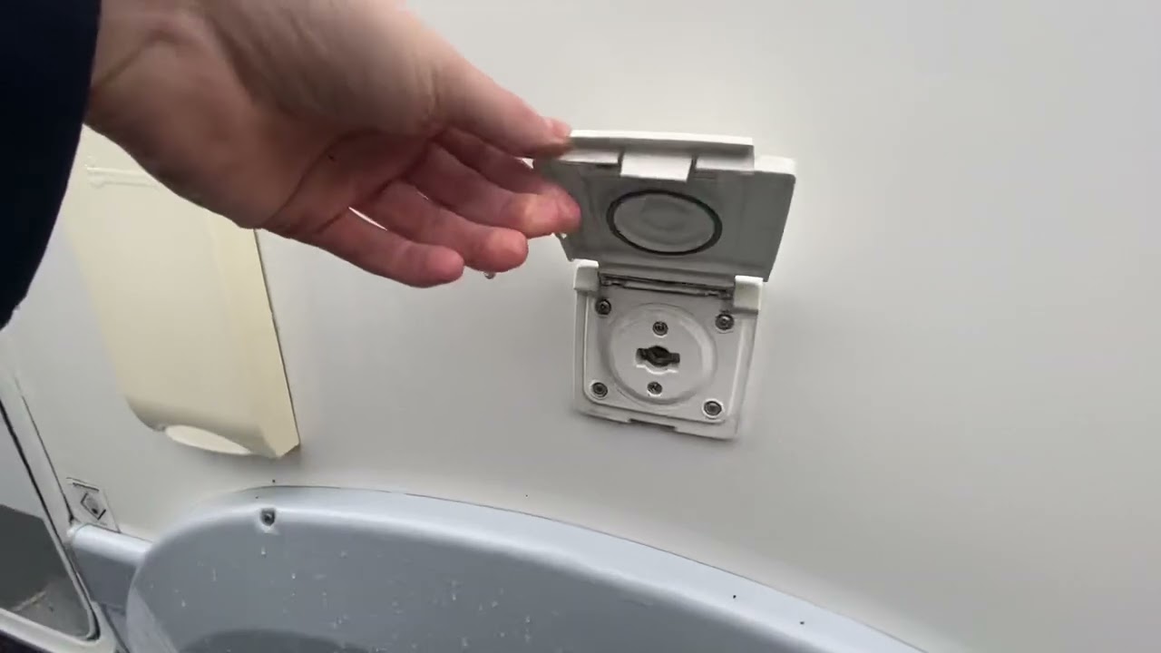 2011 Autotrail Apache 700 - YouTube