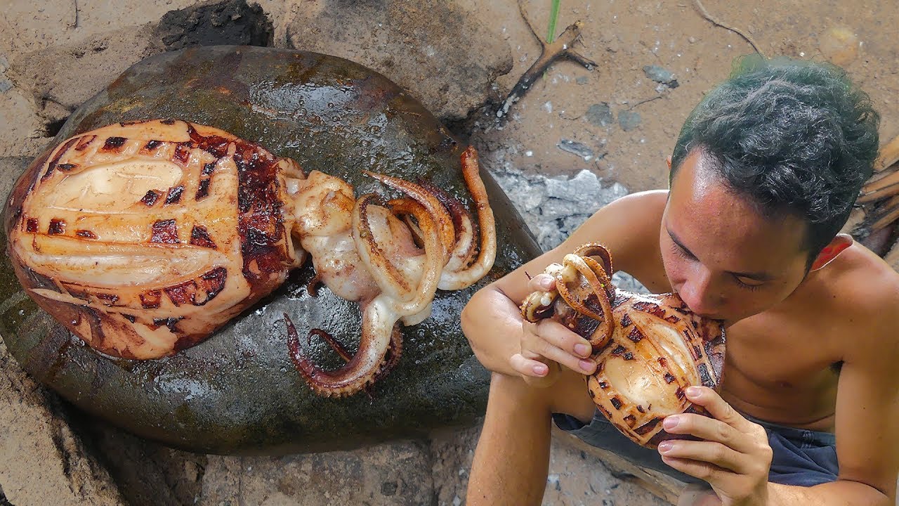 Primitive Technology: Cooking Big Octopus on the Rock Eating Delicious ...