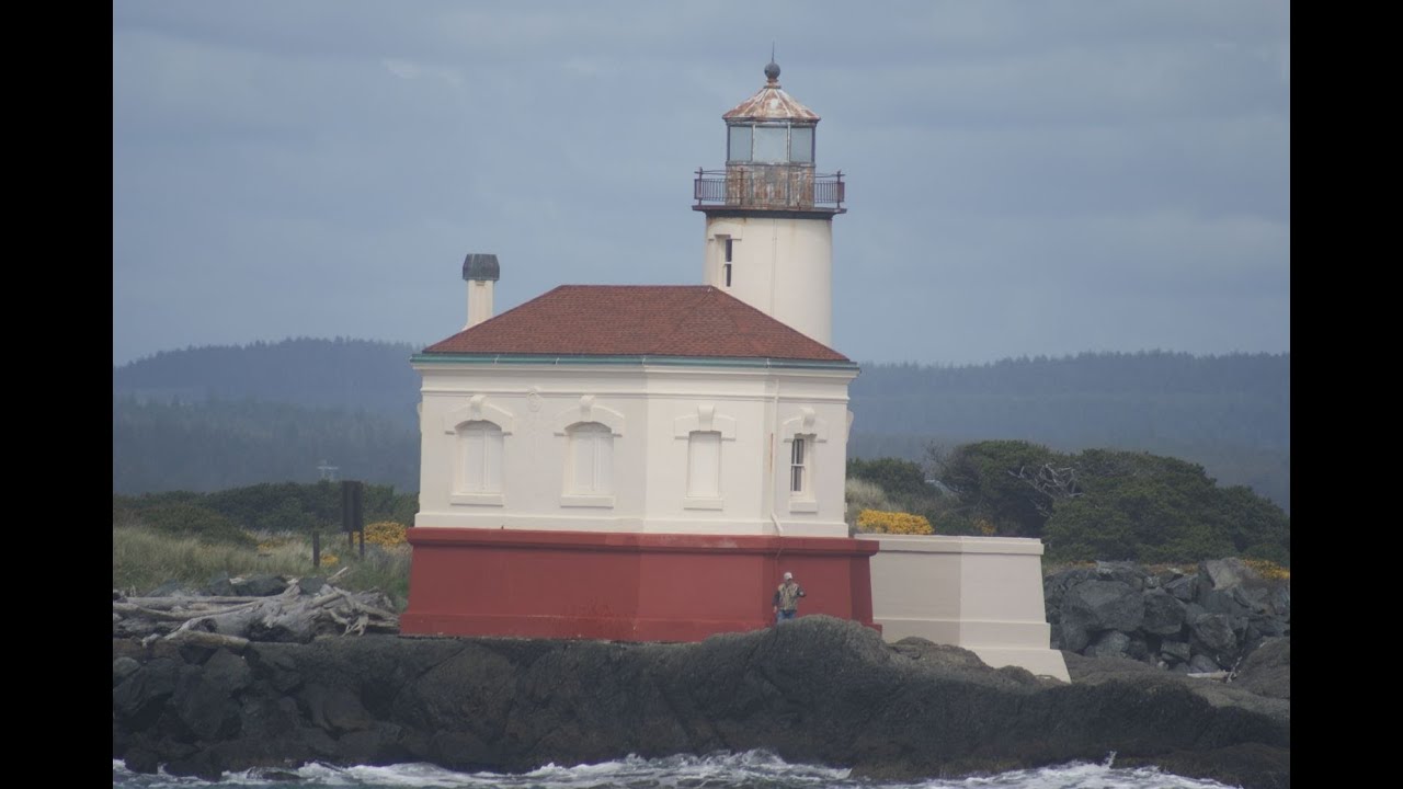 Bandon Light aka Coquille River Light House - YouTube