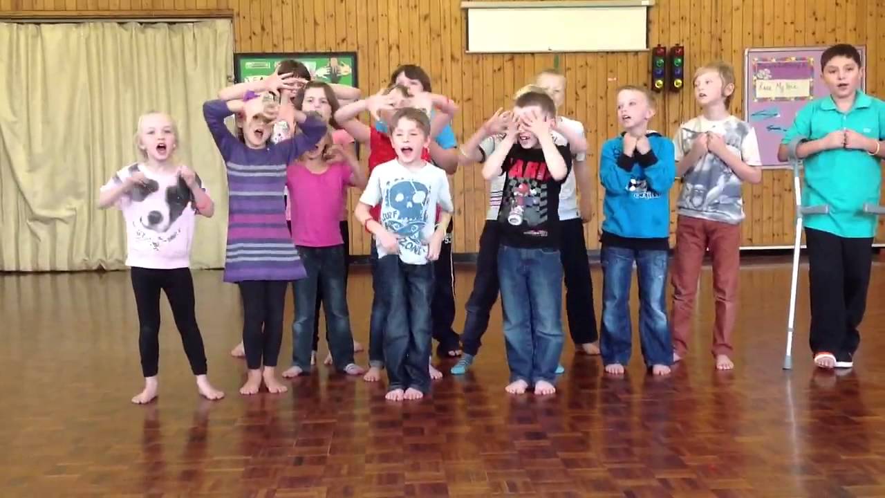 Ben Fielding performing - YouTube