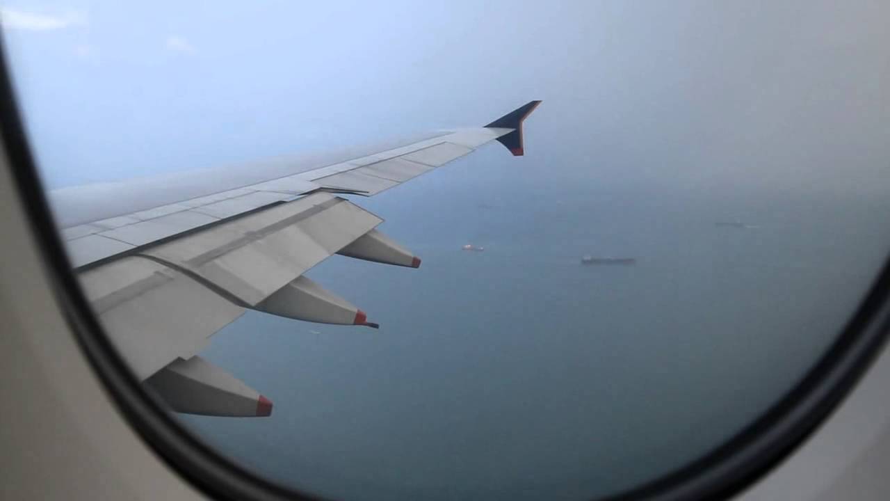 Singapore Airlines Airbus A380 SQ861 landing at Singapore Changi ...