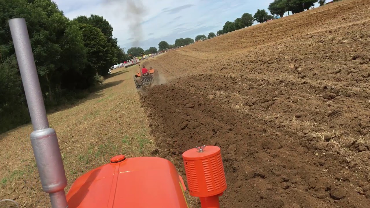 Someca DA50 sur charrue trainée IH - YouTube