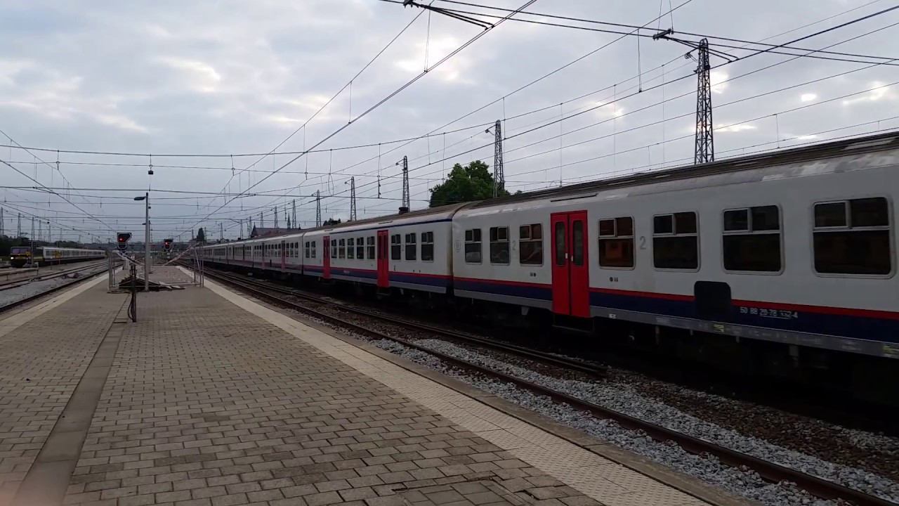 NMBS/SNCB Class 27 (HLE 27) 2725 Class 21 (HLE 21) 2140 arriving ...