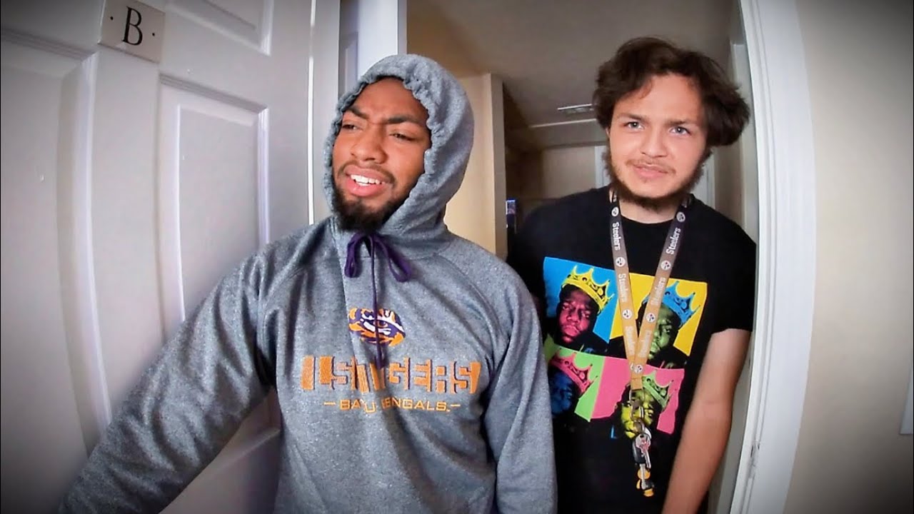 DIFFERENT TYPES OF ROOMMATES - YouTube