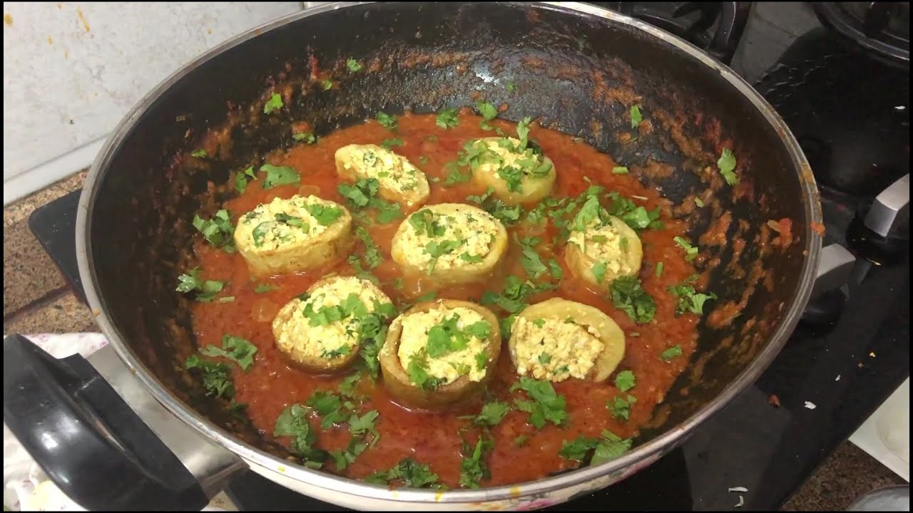 STUFFED ALOO MASALA | Restaurant Style Stuffed Aloo with Punjabi Gravy ...