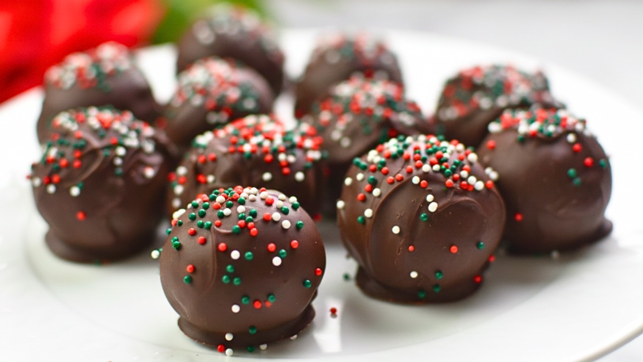 Easy 3 Ingredients No-Bake Healthy Treat You Need To Try! - YouTube