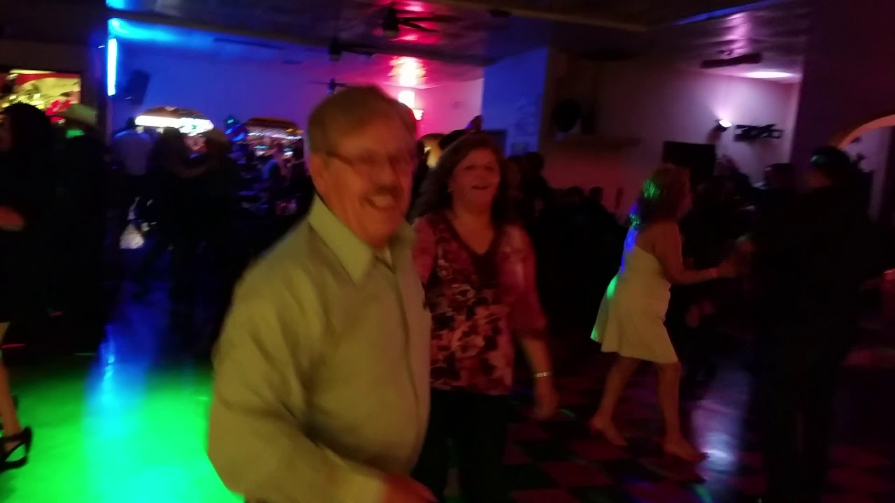 MIKE TORRES BAND ~ CRUZ DE MADERA - YouTube