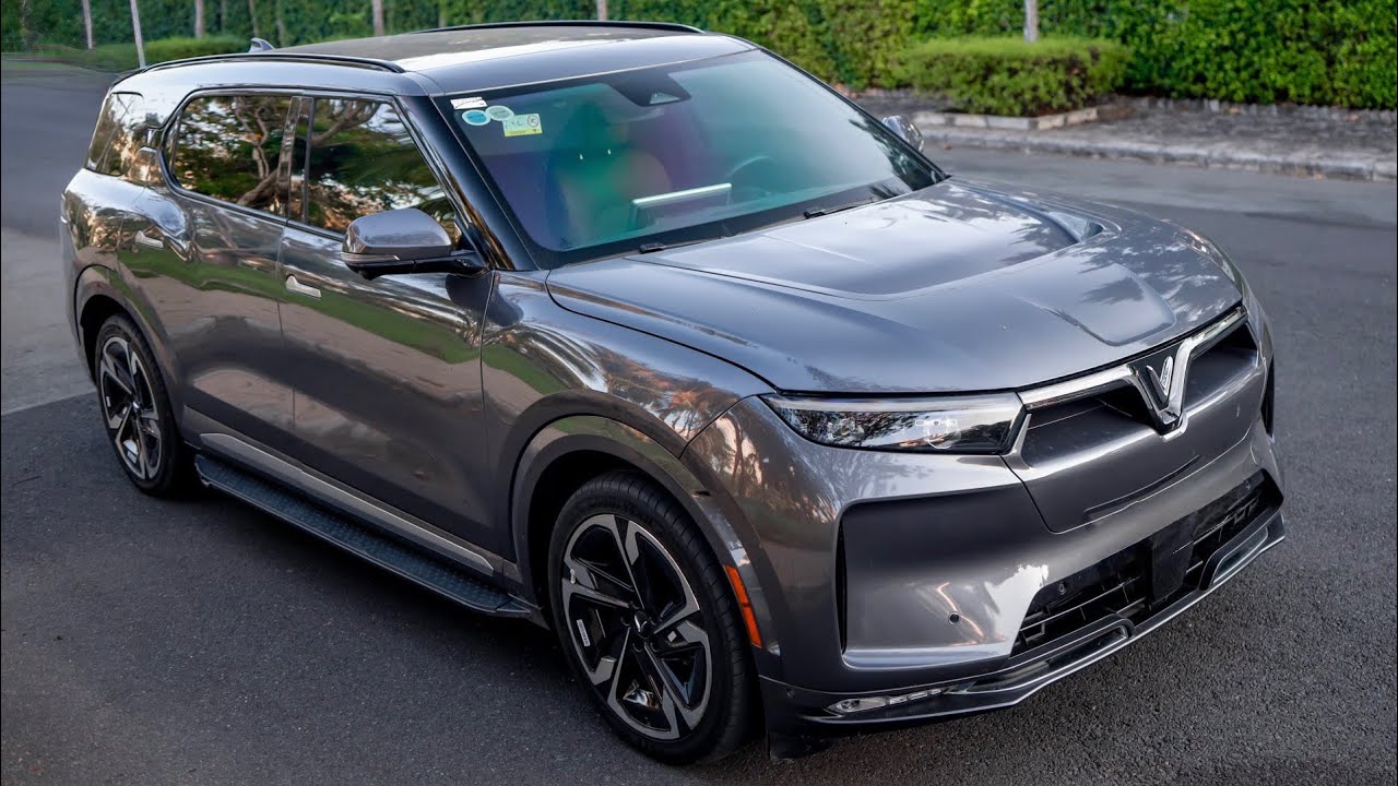 VinFast VF 9 PLUS 6 ghế lướt nhẹ màu titan cực đẹp. - YouTube