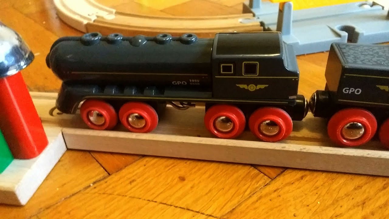 Polar Express con treni a vapore e ferrovia Brio e Ikea - YouTube