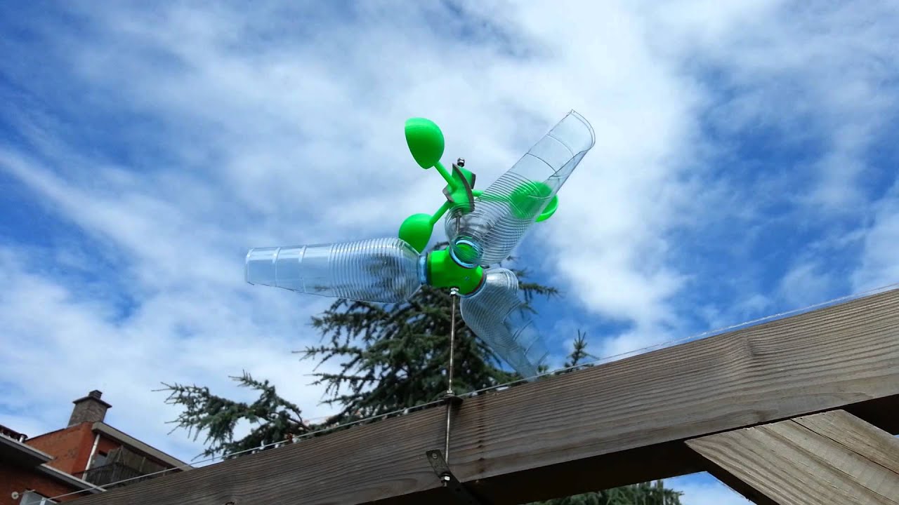 Plastic bottle windmill - YouTube