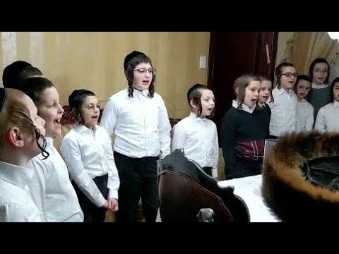 Yiddish Nachos Kids Singing For Tosh Rabbi - YouTube