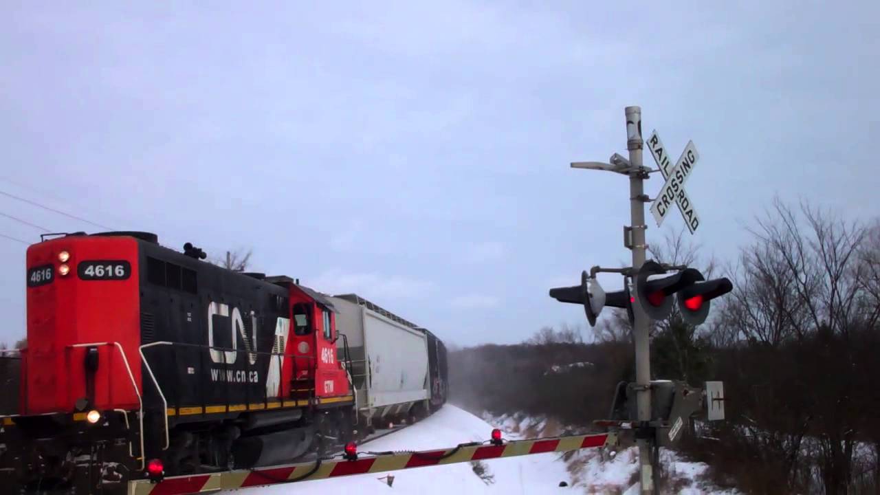 Cn GTW GP9 4616 Waukegan Patrol St Marys Road - YouTube