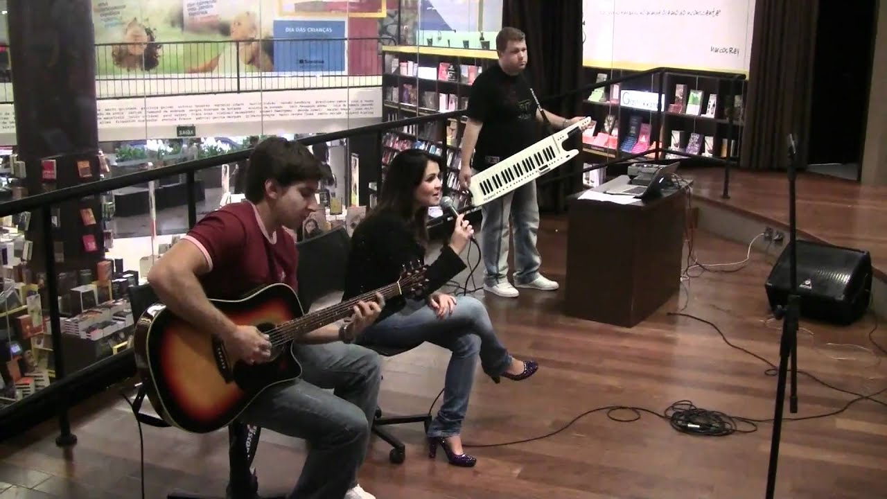 Pamela - Pocket Show na Saraiva Megastore SP II - YouTube