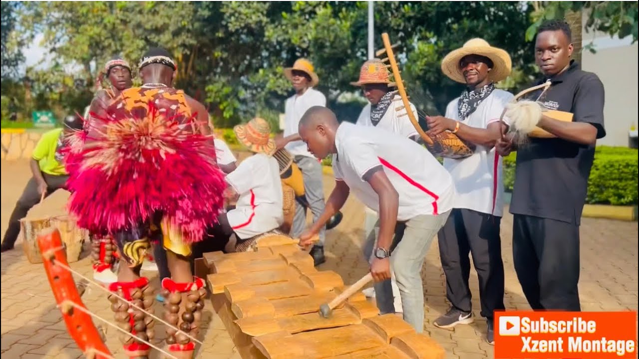 KAGOMA TRADITIONAL DANCE FROM BUGUNGU BUNYORO REGION IN UGANDA. - YouTube