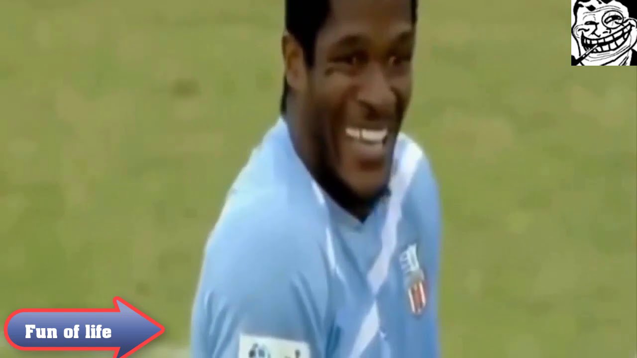25 Funny Red Card In Football History HD - YouTube