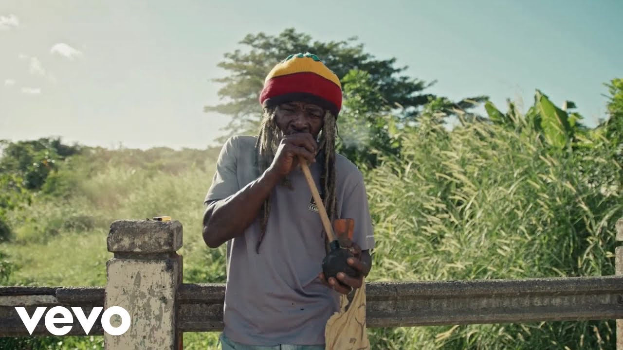 Kingsman - Mi eyes on jah (Official Music Video) - YouTube