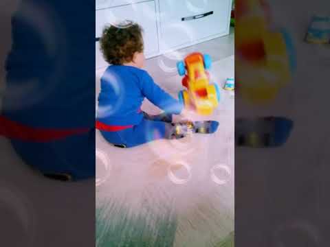 Kirmizi balik degil traktor sevdasi