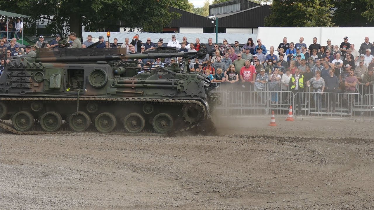 M88 Throwing A Track - Stahl Auf Der Heide 2017 - YouTube