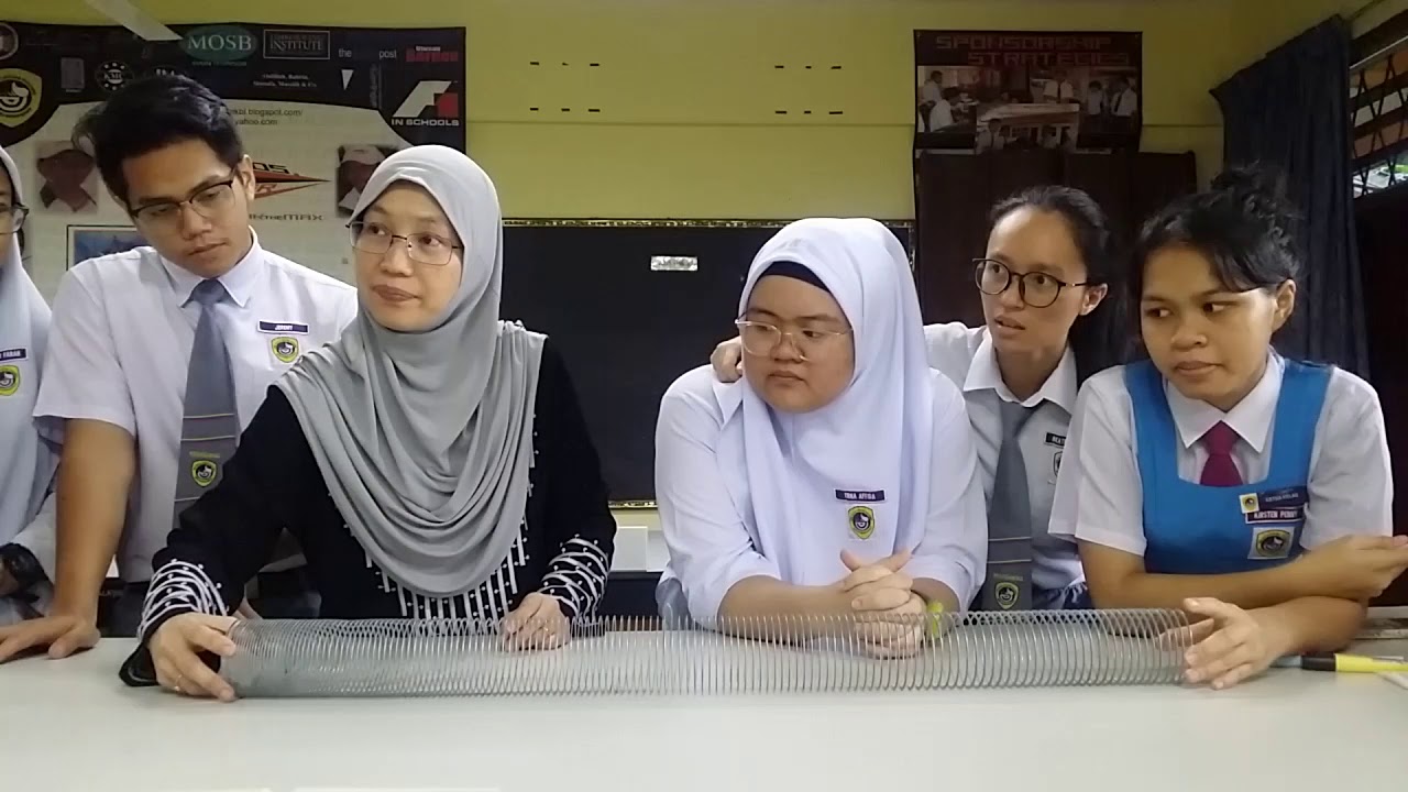 Transverse Wave Using Slinky Spring - 5 Amanah 2020 - YouTube