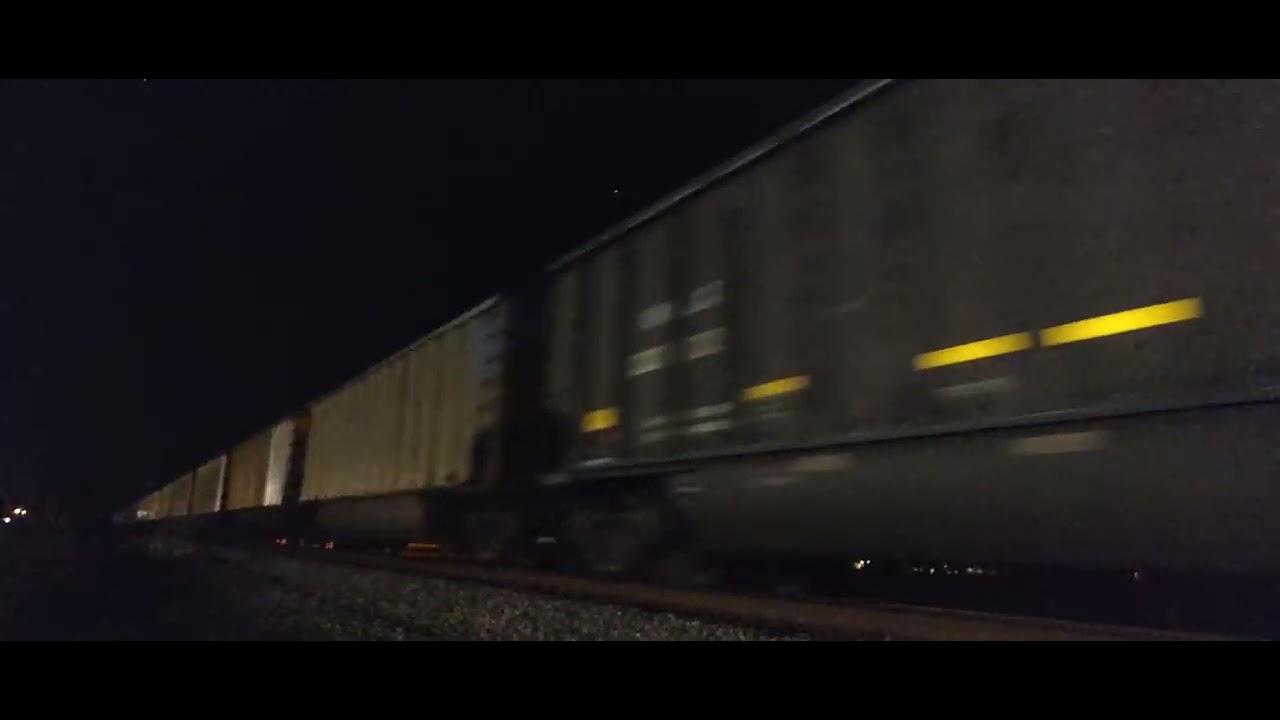 BNSF SD70ACE leads northbound empty coal train ft foul horn show - YouTube