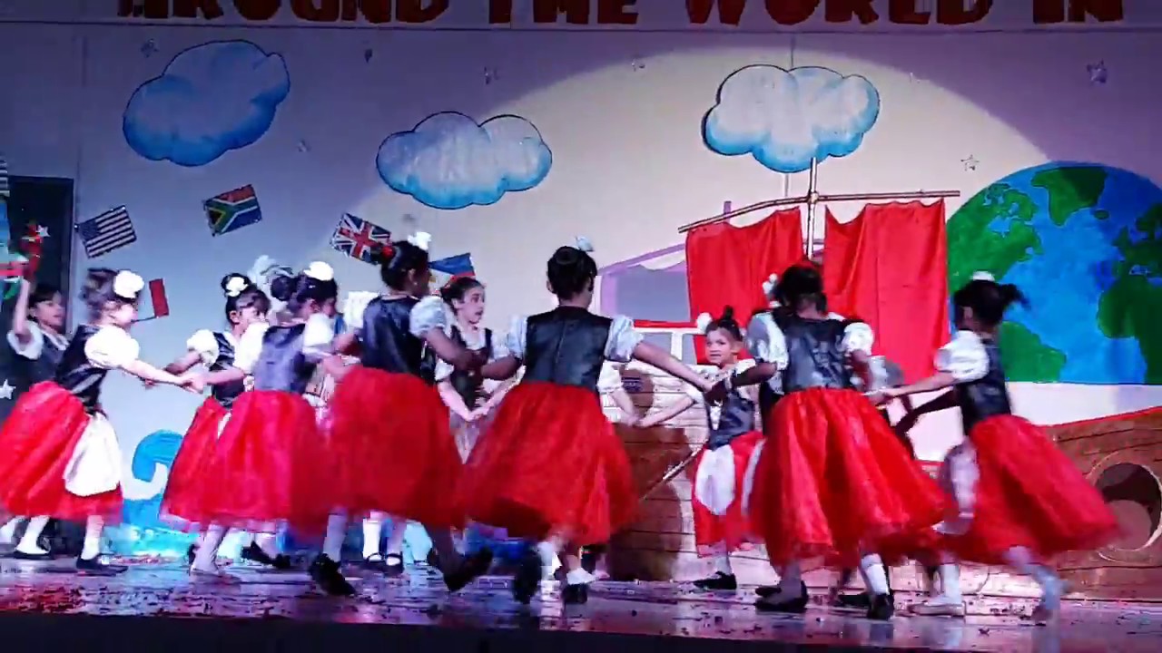 Italian Dance 🎶💃 Folk Dance - YouTube