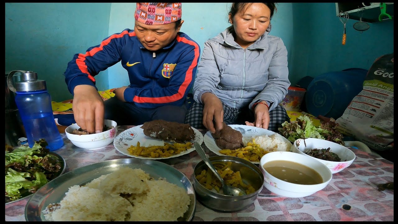 Nepali kodo ko didho and pork gravy mukbang @Kashirai40 - YouTube
