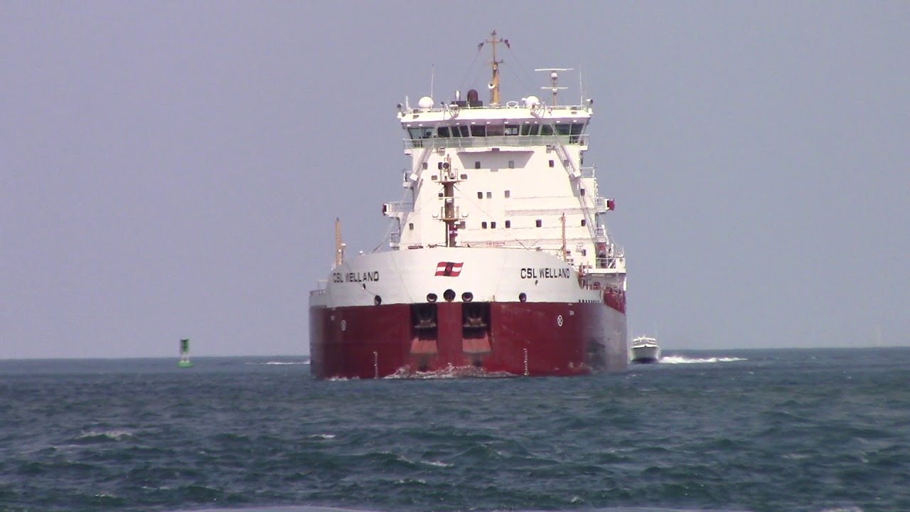 CSL Welland with three salutes - YouTube