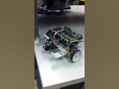 Robot that avoids objects and edges - YouTube